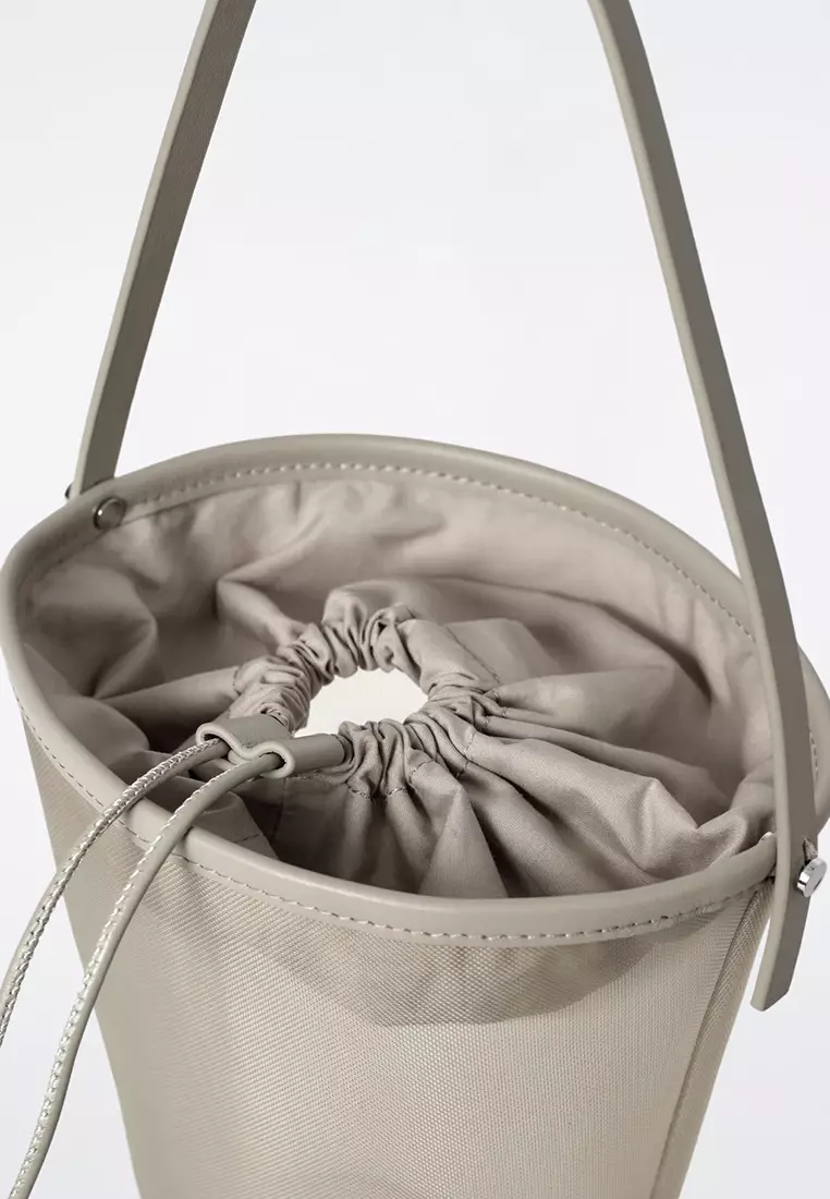 Buy COS Mini Bucket Bag - Mesh 2025 Online | ZALORA Philippines