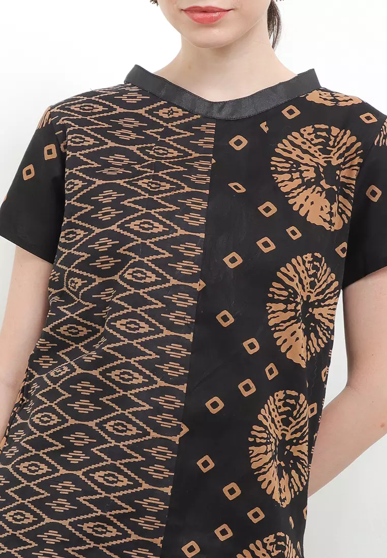 Jual Batik First Blouse Kupnat Turtle Cap-Slv Original 2026 | ZALORA ...