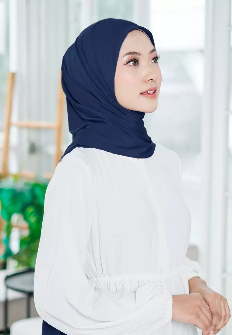 Jual Cantik Kerudung QILA INSTAN - NAVY Original 2024 | ZALORA Indonesia