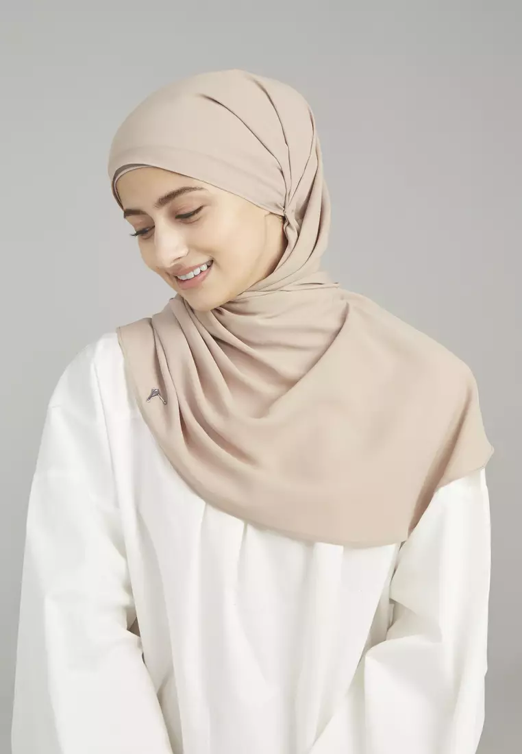 Buy ARUMN PETRA BASIC SHAWL 2025 Online | ZALORA