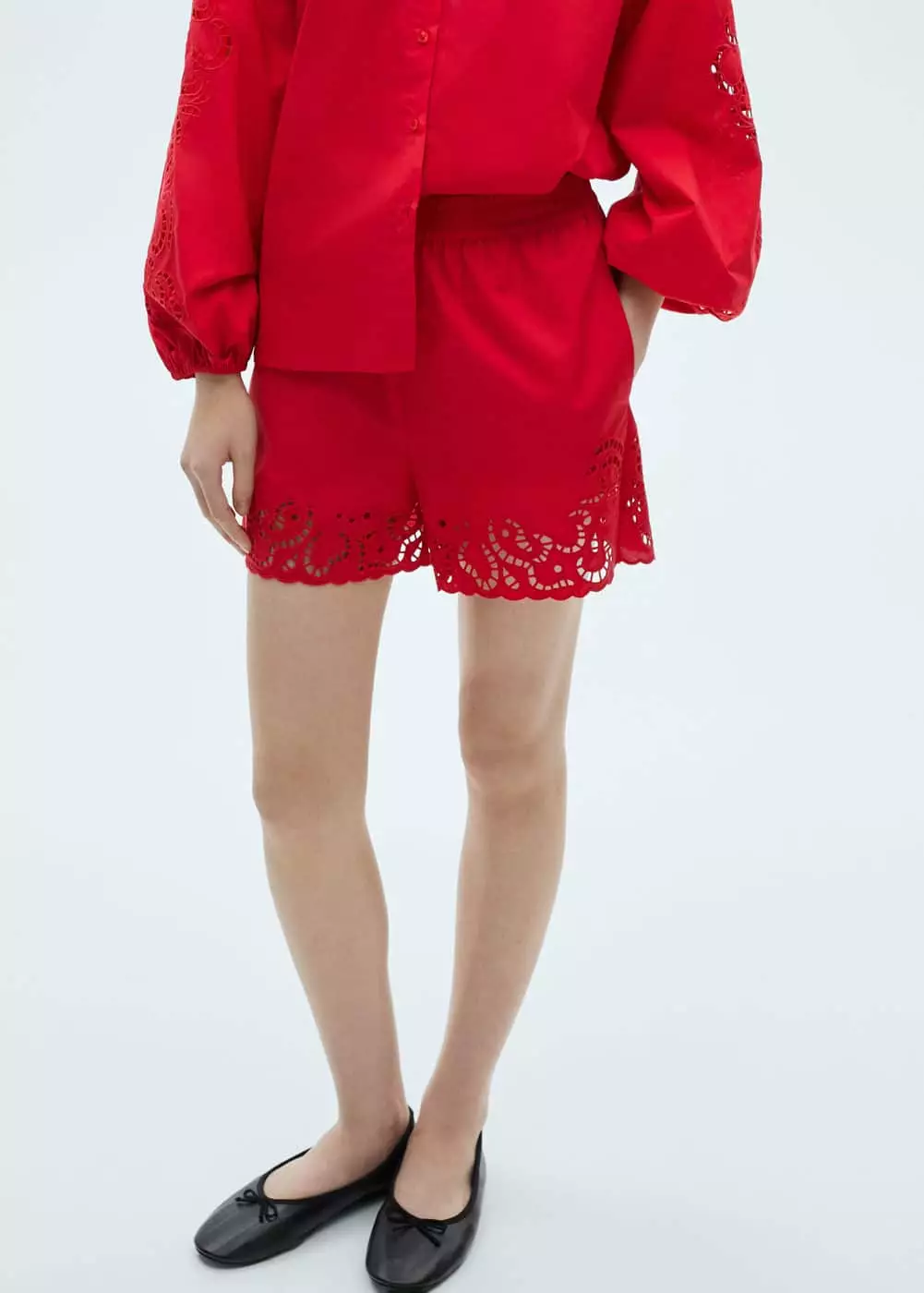 Jual Mango Celana pendek katun dengan detail openwork Original 2025 ...