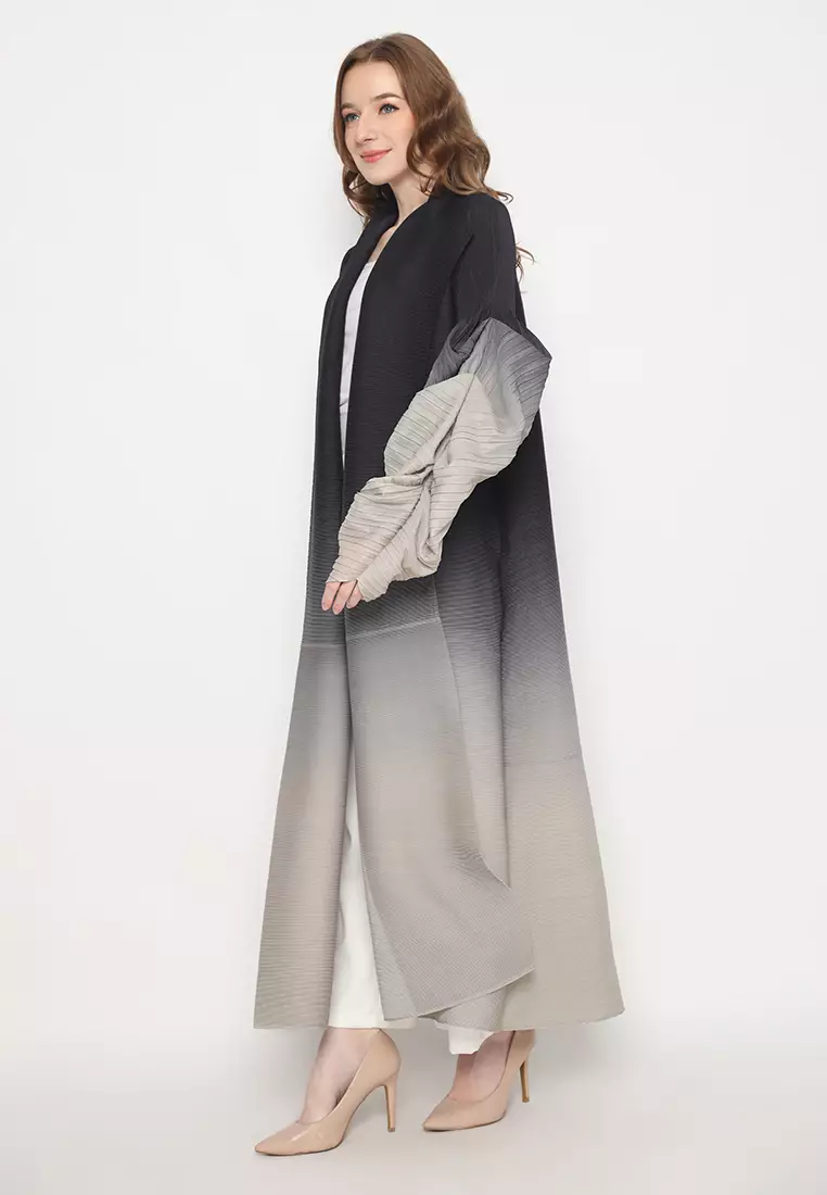 Jual Rupa Arupa Rupa Arupa - Black Gradient Claire Pleats Long Cape ...