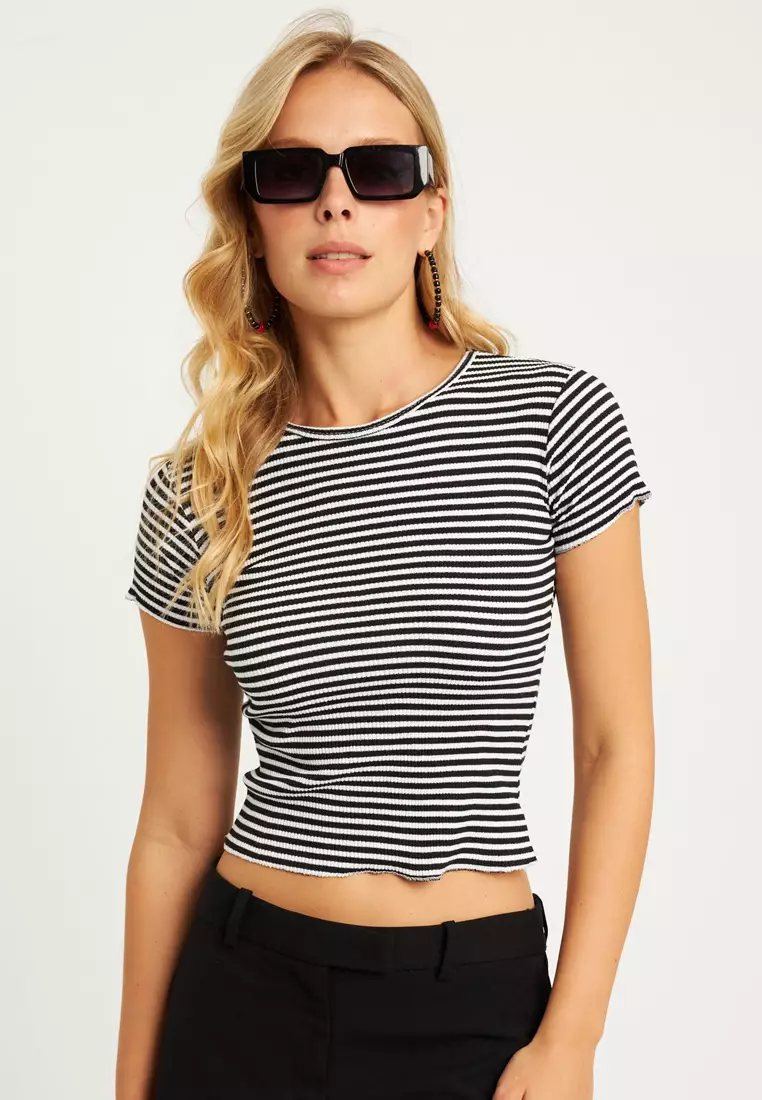 Jual Cool And Sexy Black White Striped Blouse Original 2024 Zalora