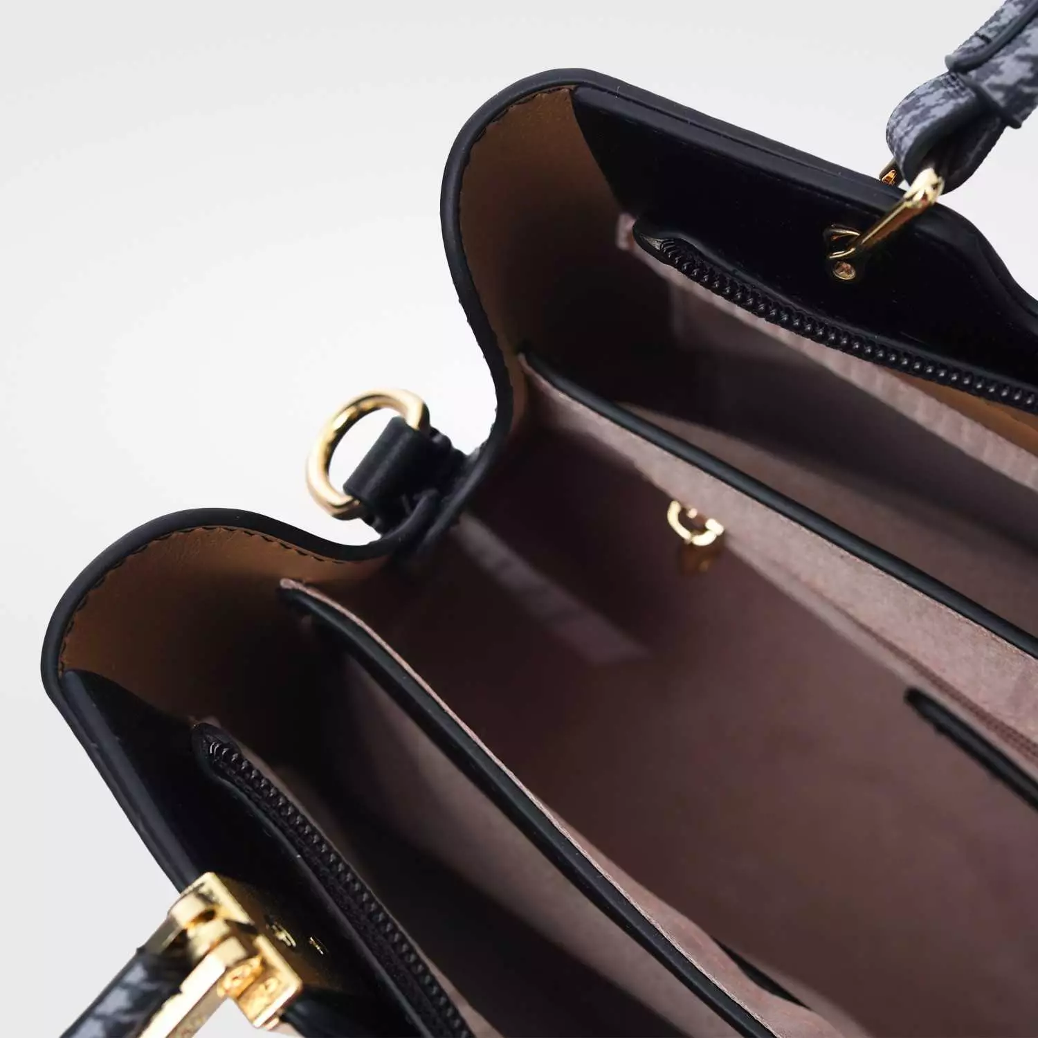 Jual Elizabeth Bags Tas Elizabeth Handbag 0798-1772 Black Original 2024 ...