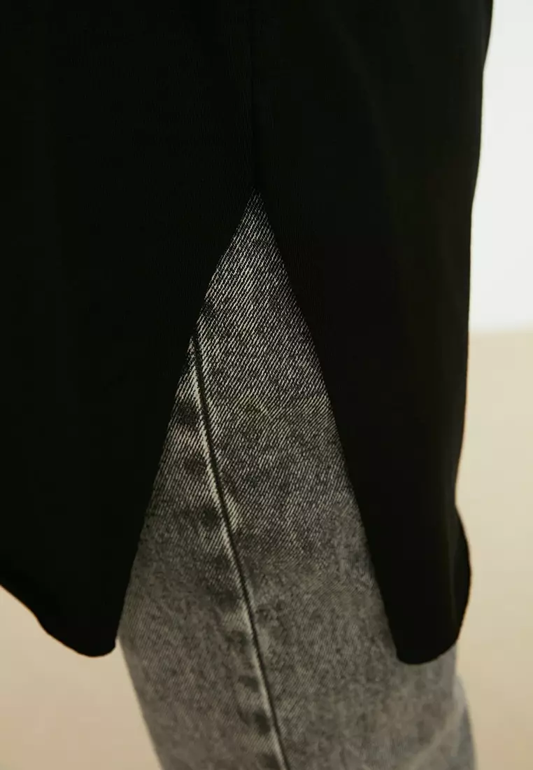 Jual Trendyol Basic Slit T-Shirt Original 2024 | ZALORA Indonesia