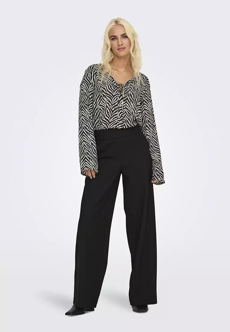 Buy ONLY Helen Top Online | ZALORA Malaysia