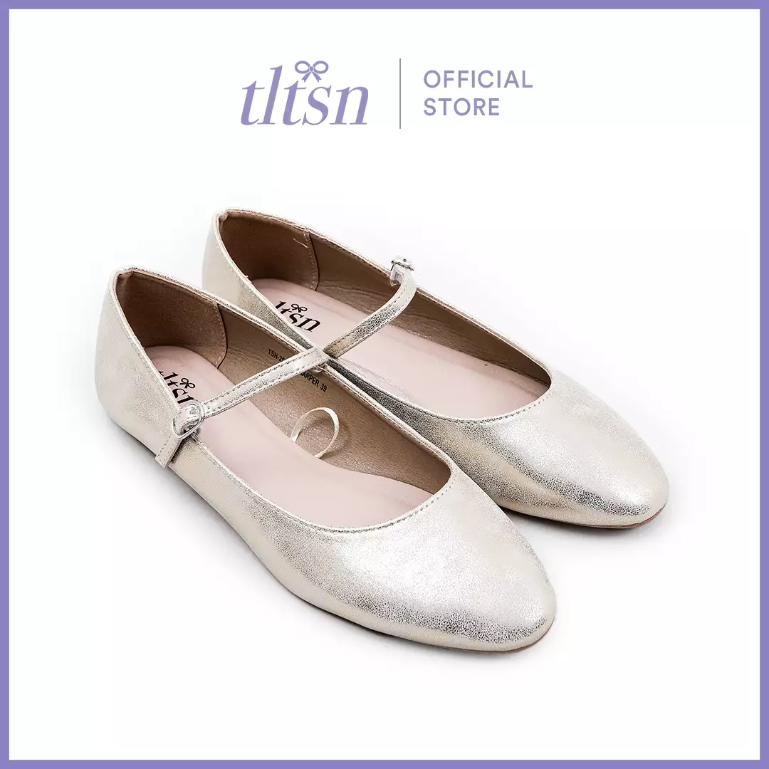 Jual The Little Things She Needs The Little Things She Needs - HARPER ...