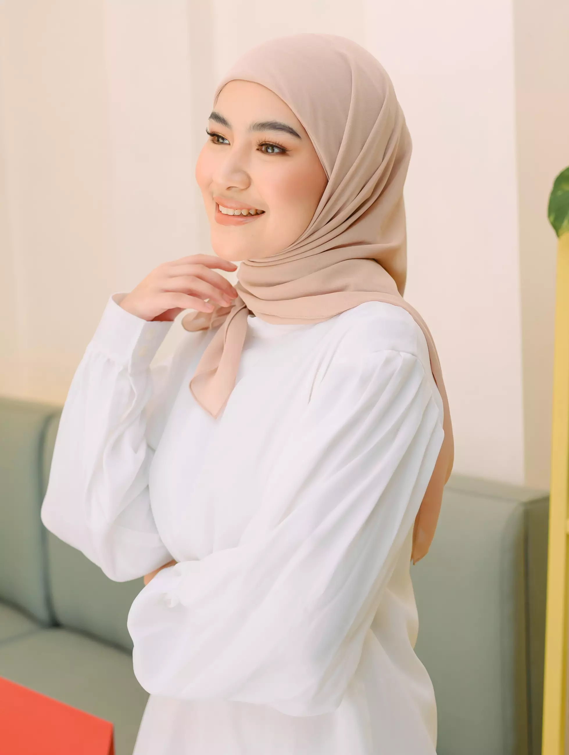 Jual Lozy Hijab Araa Square Soft Nude Original 2024 | ZALORA Indonesia