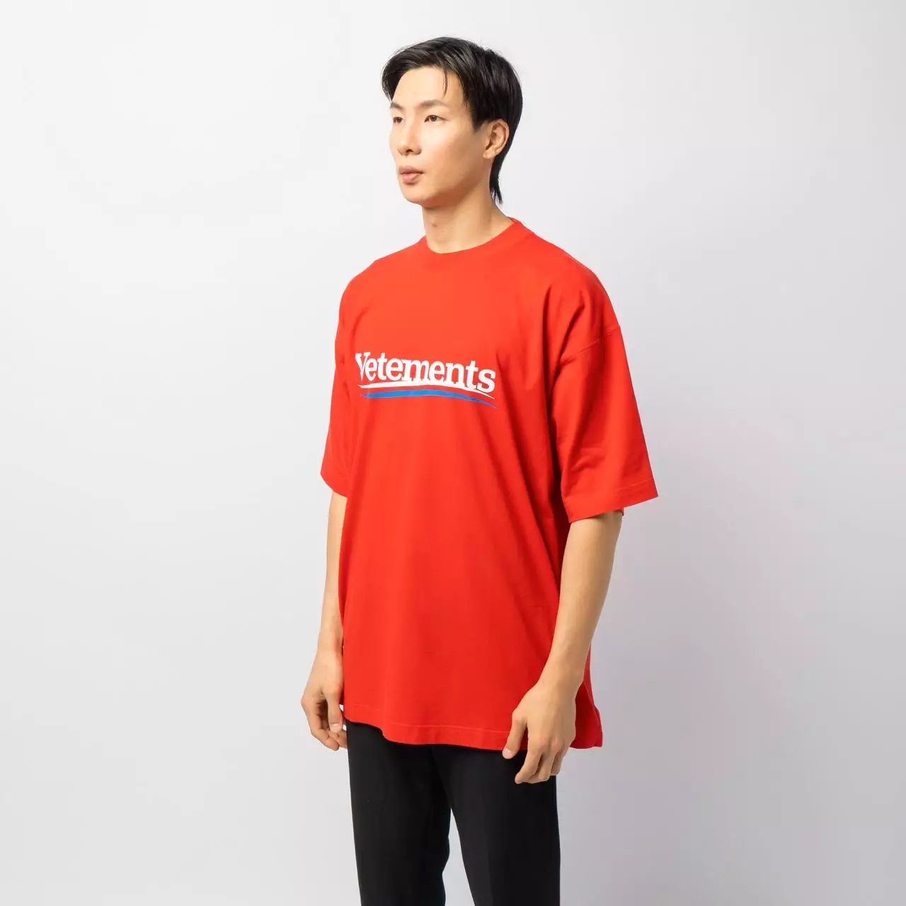Jual Vetements Campaign Logo T-Shirt Red Original 2025 | ZALORA Indonesia