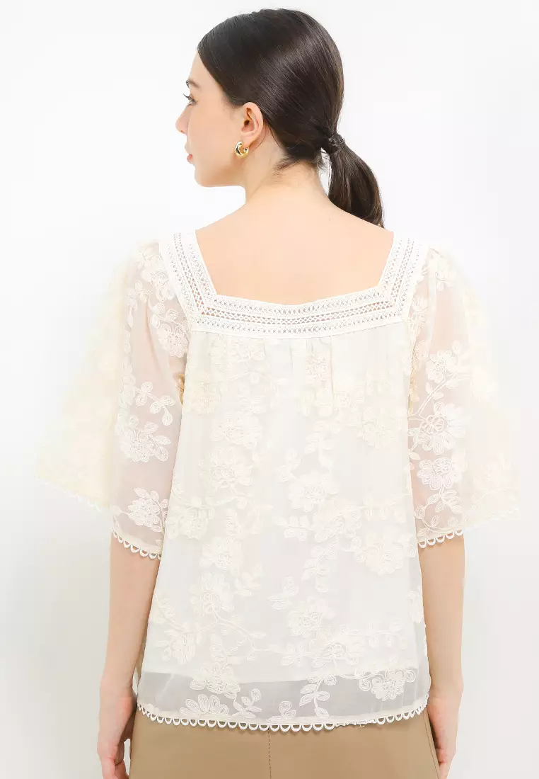 Jual Chic Simple S/S Square Neck Flo Emb Blouse Original 2025 | ZALORA Indonesia