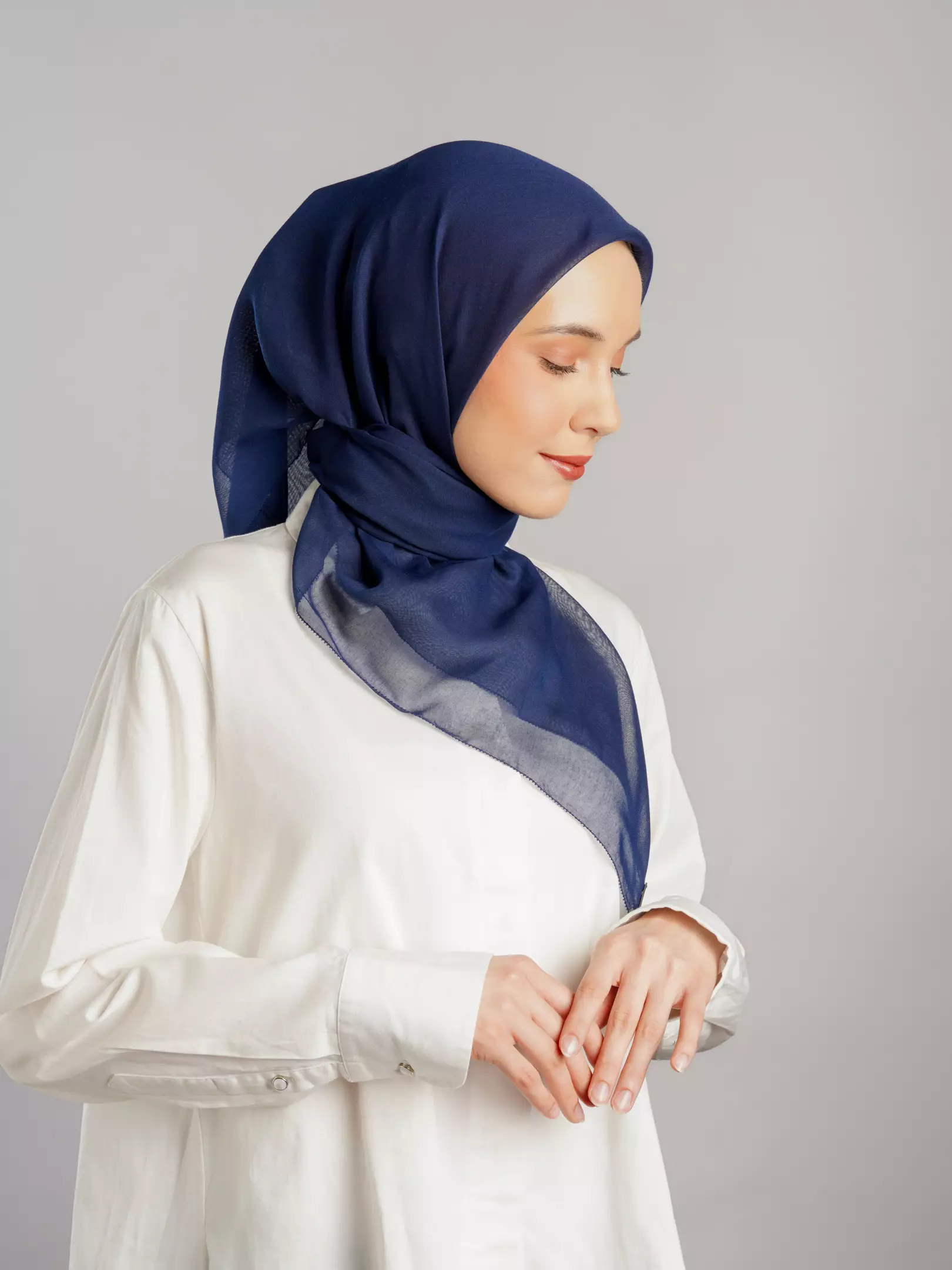 Jual Aleza Aleza - Cendric Scarves Navy Original 2024 | ZALORA Indonesia