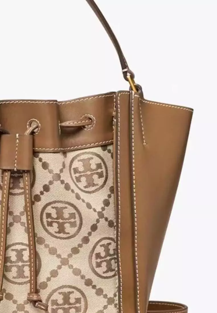 Jual TORY BURCH Tory Burch Mcgraw Monogram Jacquard Drawstring Satchel Hazelnut Original 2024 ...