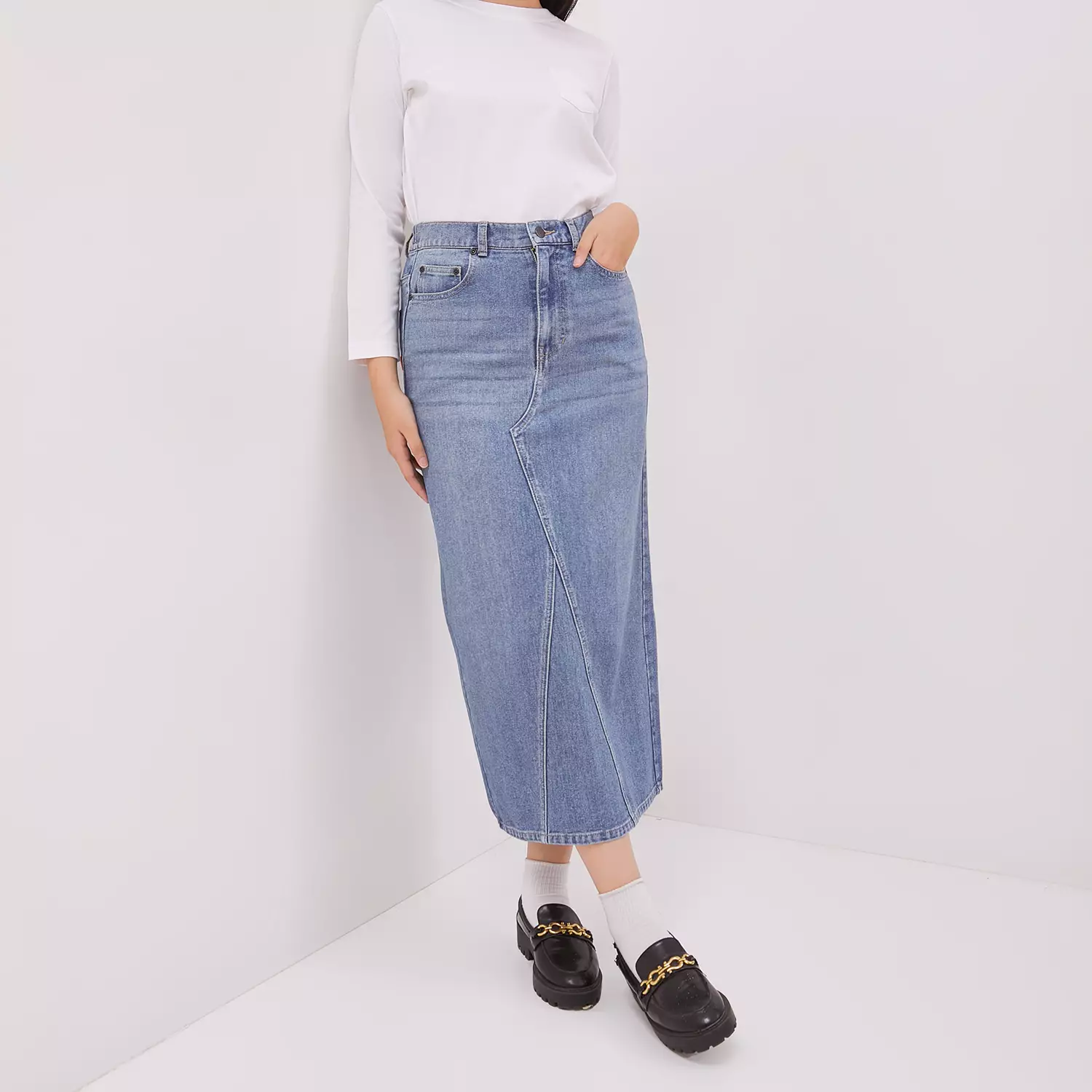 Jual DUST DUST Rok Panel Denim Sanaya Medium Light Blue (D. 21144) Original 2025 | ZALORA ...