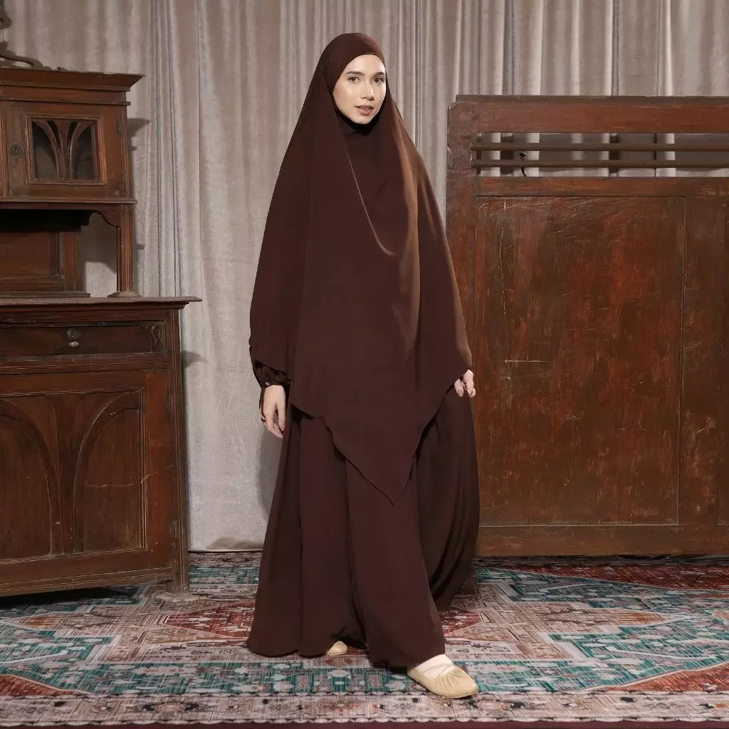 Jual Lozy Hijab Fatima Abaya Set Mahagony Original 2025 | ZALORA ...