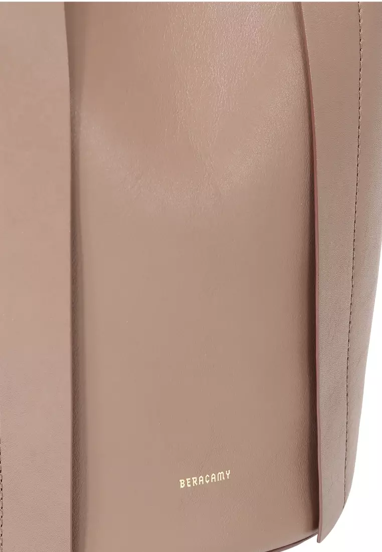 Buy BERACAMY Cheo Bucket Bag - Toffee 2025 Online | ZALORA Philippines