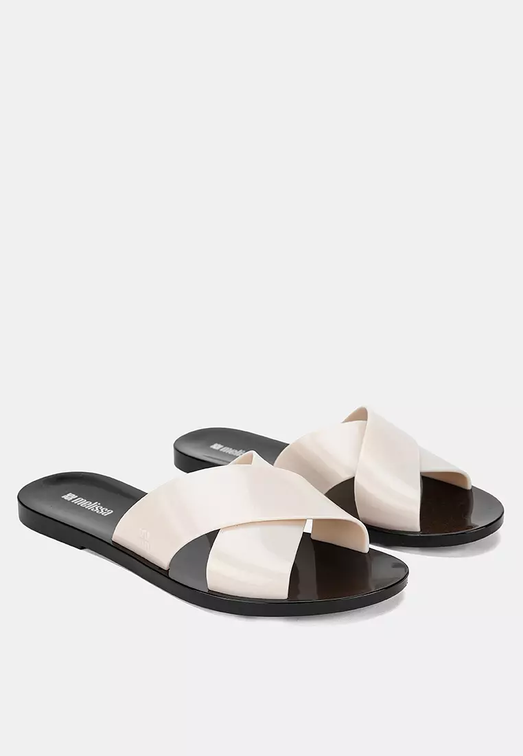 Jual Melissa Essential Cross Slides Original 2026 | ZALORA Indonesia