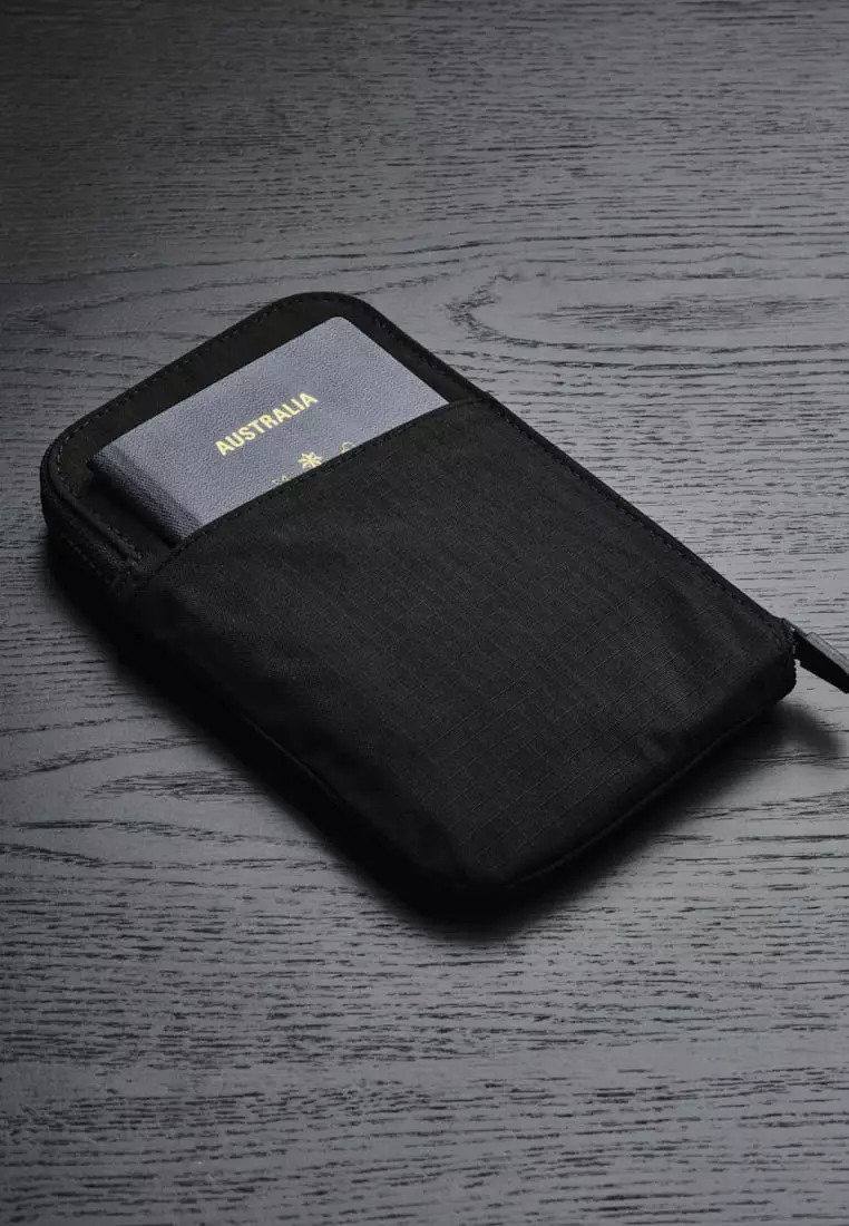 Buy Alpaka Zip Travel Wallet - Black, X-Pac® VX21 2024 Online | ZALORA ...
