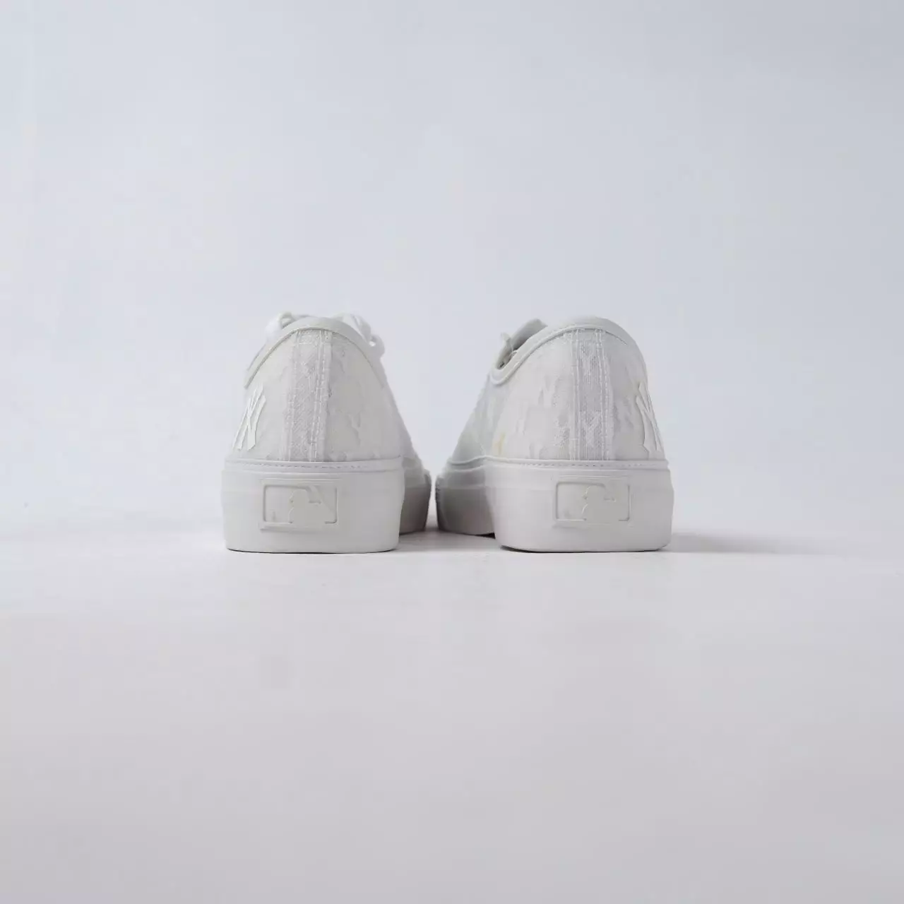 Jual MLB Sepatu MLB NY MONOGRAM WHITE CLEAR WHITE SNEAKER 100% ORIGINAL ...