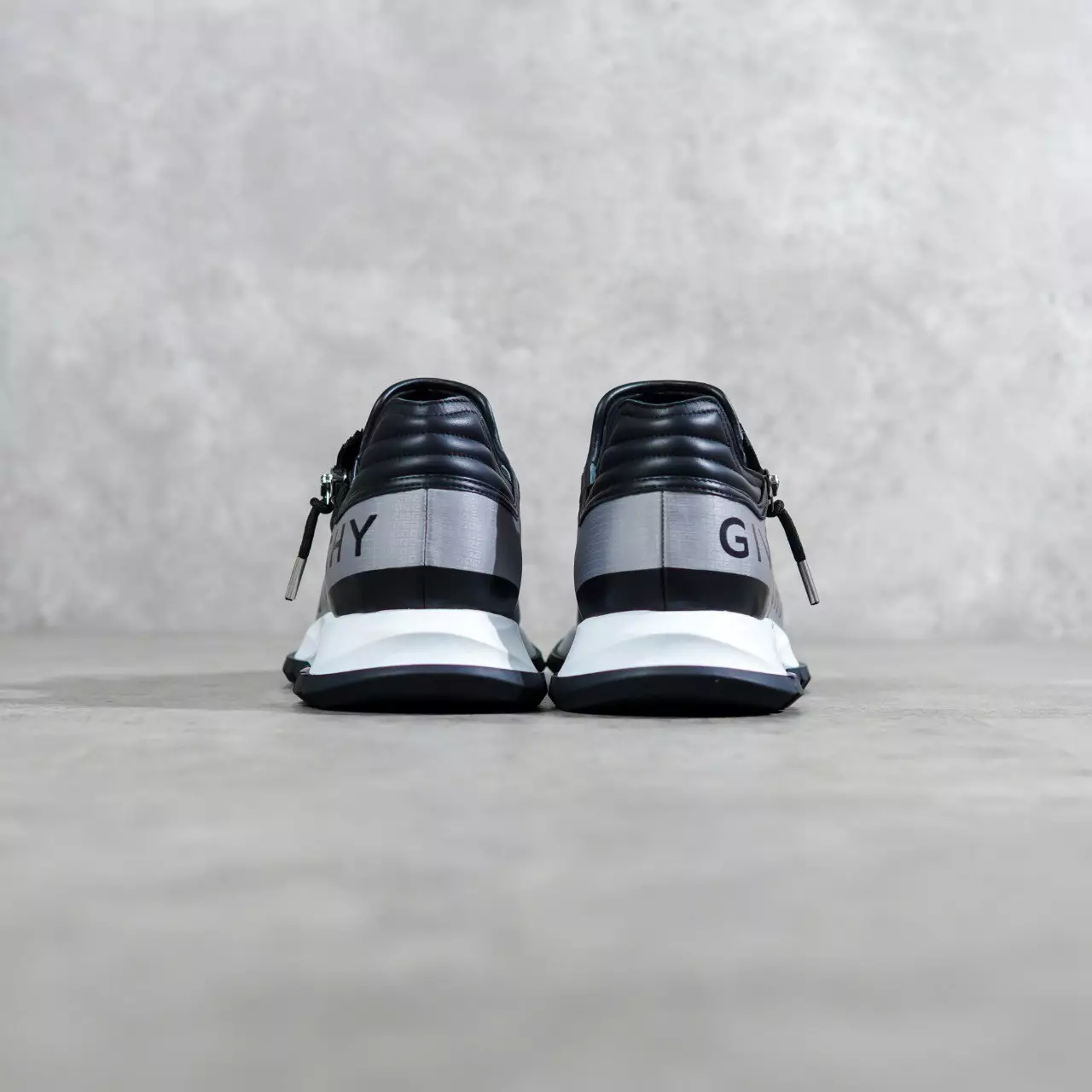 Jual Givenchy Sepatu GIVENCHY SPECTRE RUNNER GREY BLACK ZIP SNEAKER 100 ...