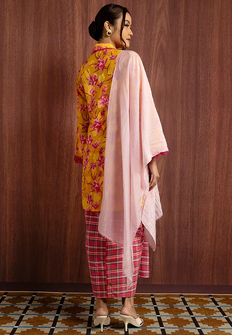 Buy ZALIA BASICS SULIKA KEBAYA SET WITH SHAWL Online | ZALORA Malaysia