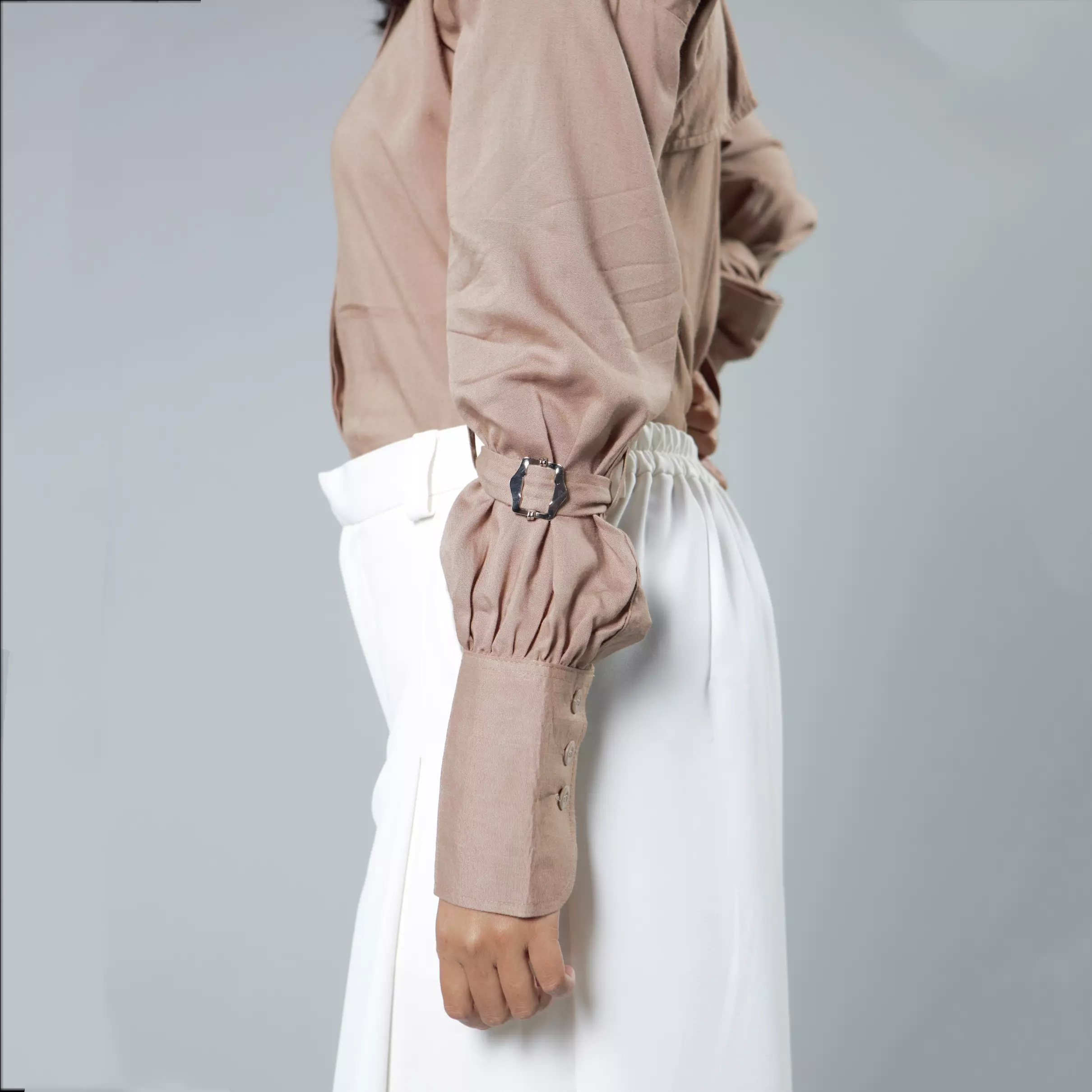 Jual Anggiasari Mawardi Sharon Blouse Mocca Original 2025 | ZALORA Indonesia