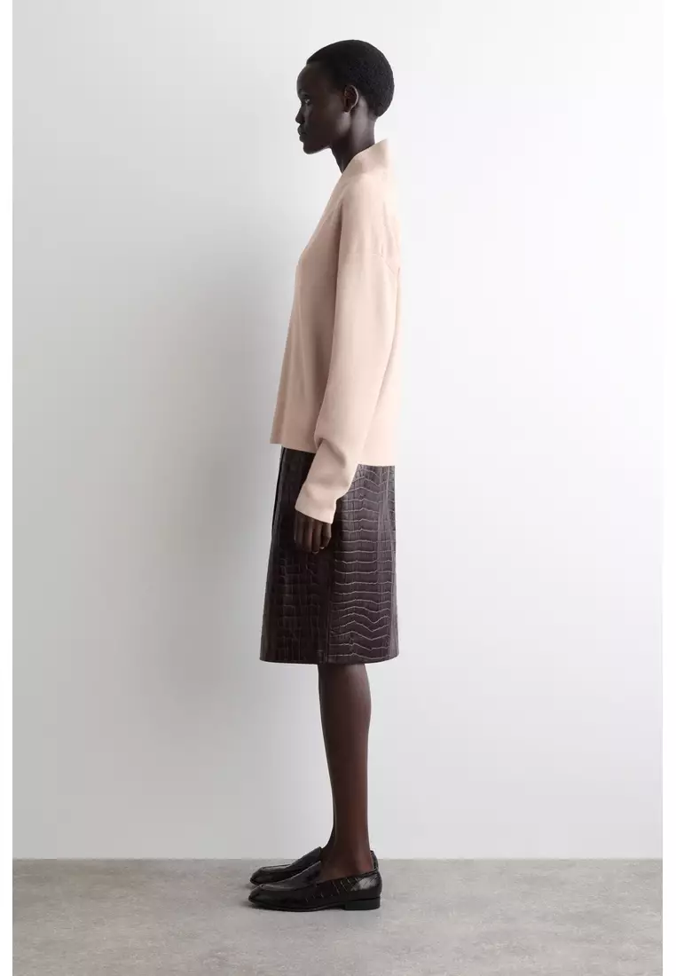 Buy COS DRAPED MERINO WOOL V-NECK JUMPER 2025 Online | ZALORA Philippines
