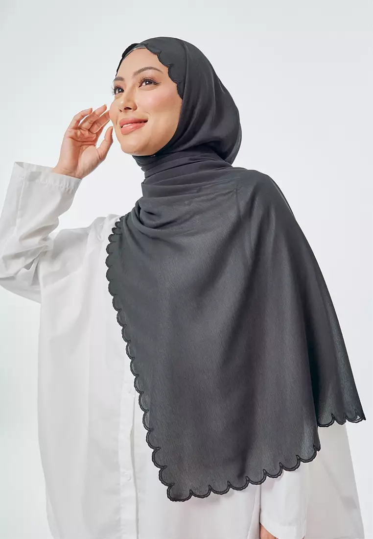 Buy UMMA Sulam Delima Scarf in Obsidian Black 2025 Online | ZALORA ...