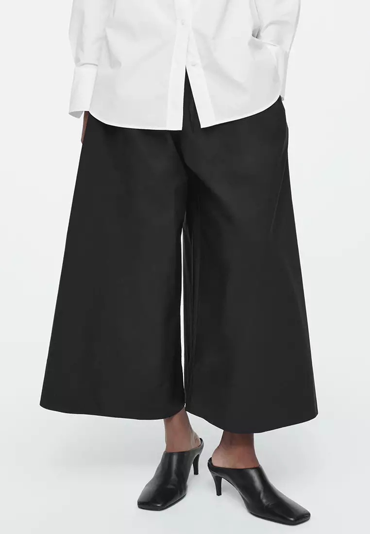 COS Voluminous Culotte Pants 2025 | Buy COS Online | ZALORA Hong Kong