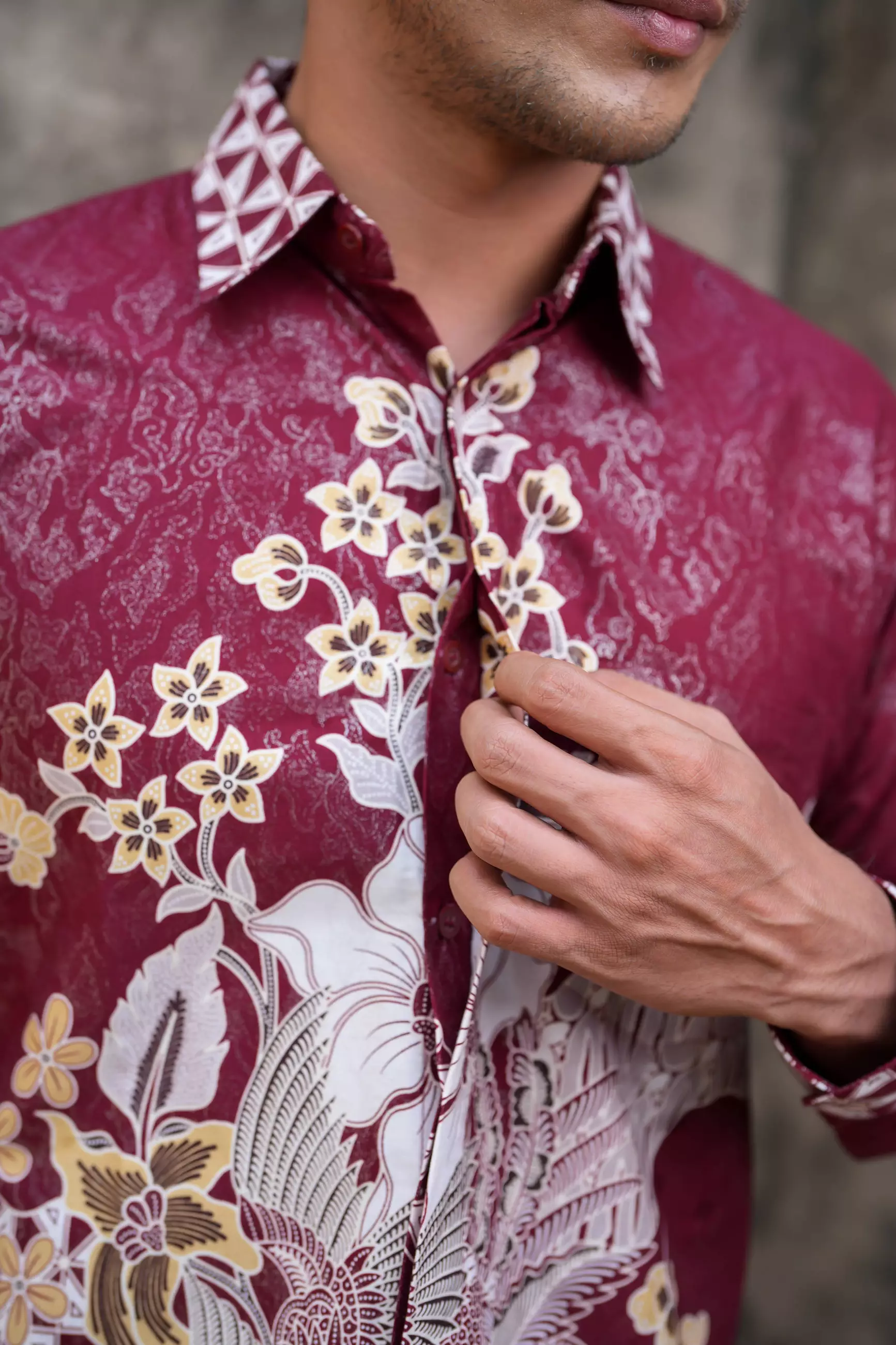 Jual Batik Adyatma Arutala Maroon Kemeja Slim Fit Batik Lengan Panjang ...