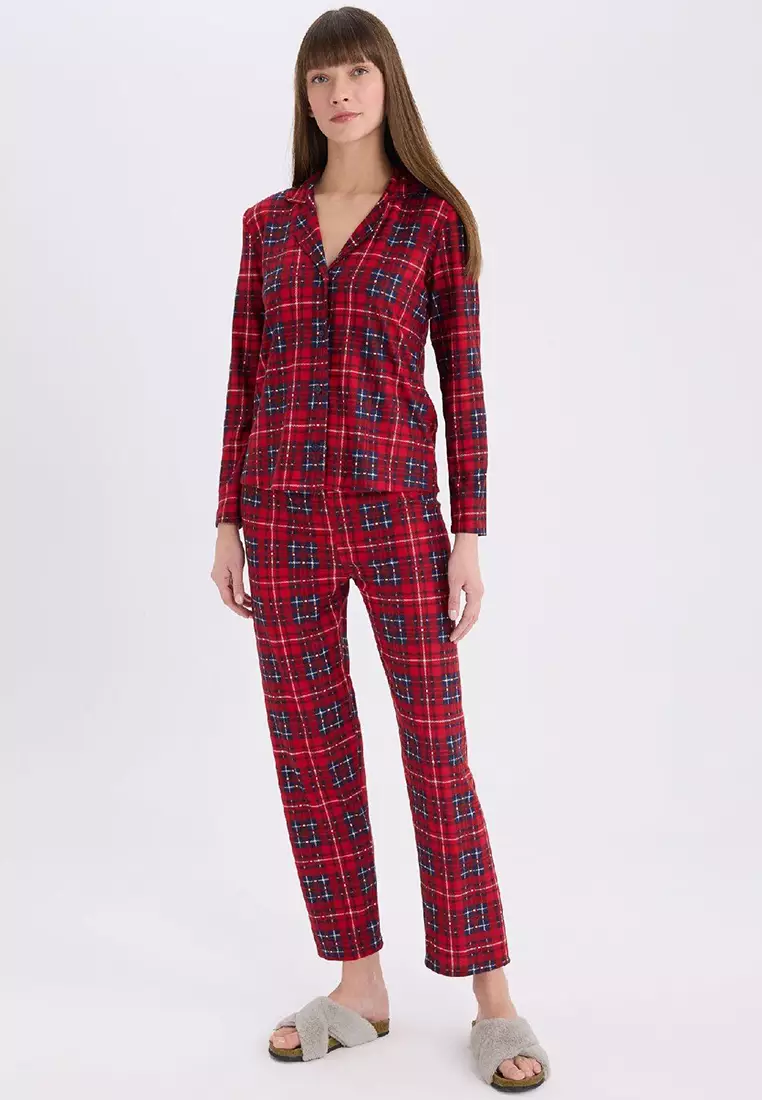 Buy DeFacto Fall in Love Christmas Pyjama Set 2025 Online | ZALORA ...