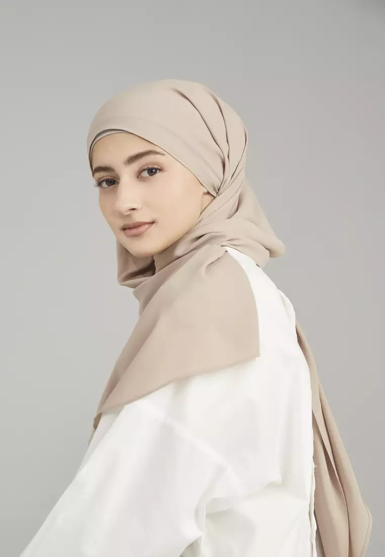 Buy ARUMN PETRA BASIC SHAWL 2025 Online | ZALORA