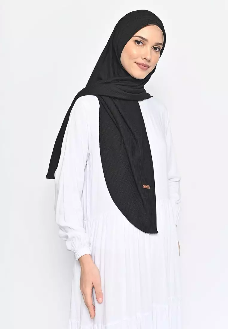 Jual My Daily Hijab Hijab Alona Instan Knit Black Original 2025 ...