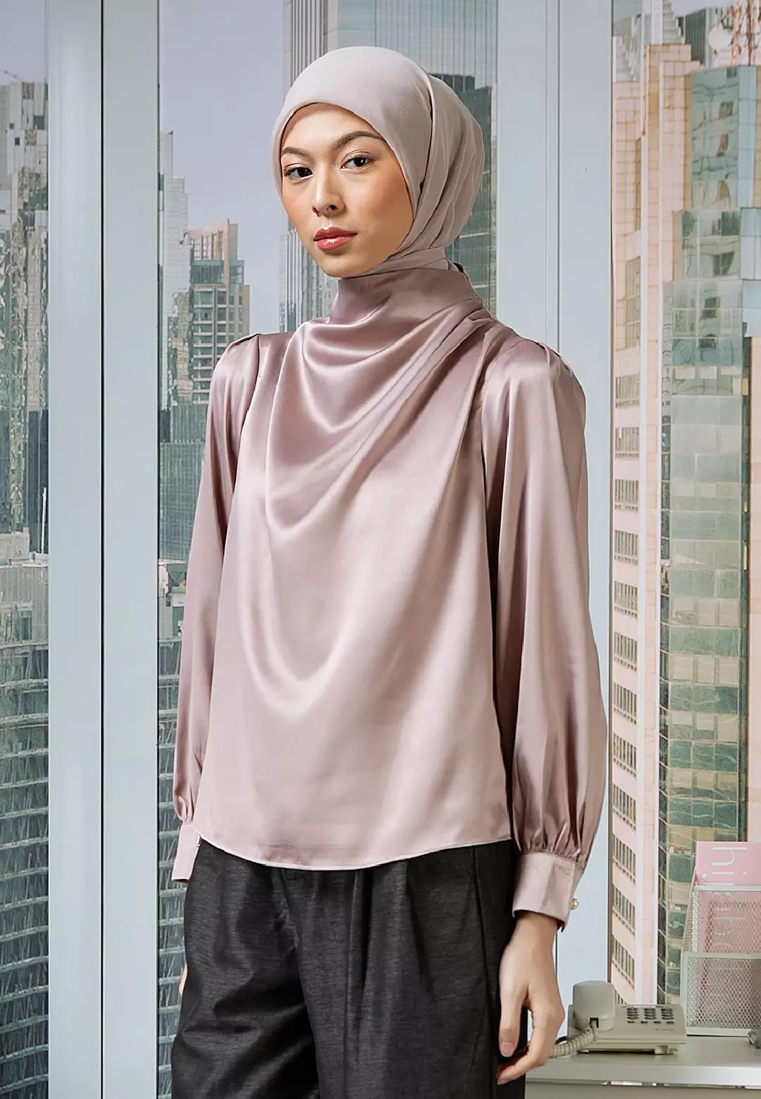 Jual HijabChic HijabChic Sania Mocca Drapping Top - Blouse Satin Drape Elegan Original 2025 ...
