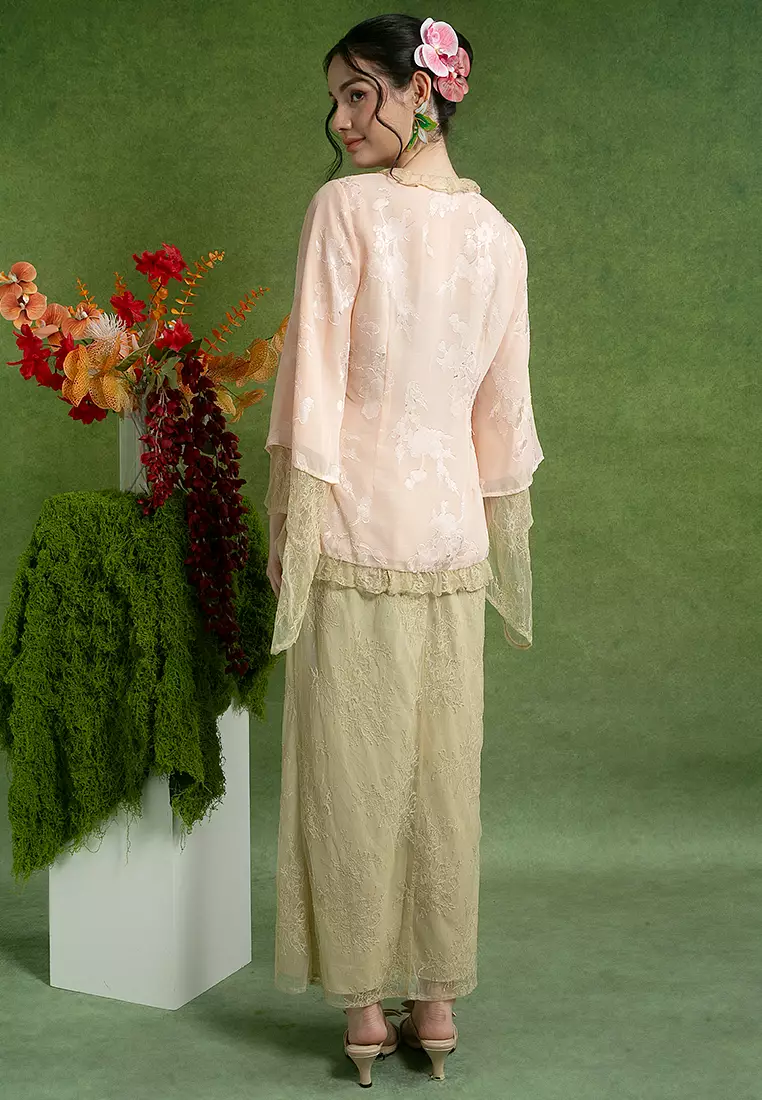 Buy Lubna Alia Lace Kebaya with Pareo Set Online | ZALORA Malaysia