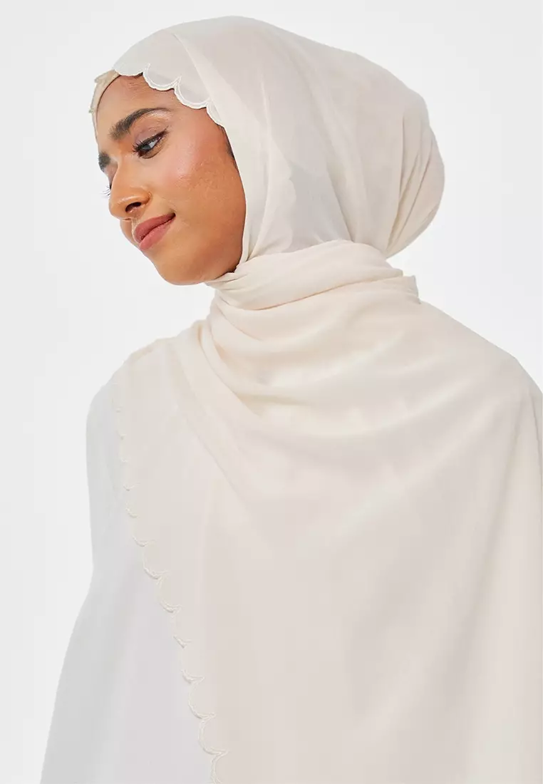 Buy UMMA Sulam Delima Scarf in Tofu Cream 2024 Online | ZALORA Philippines