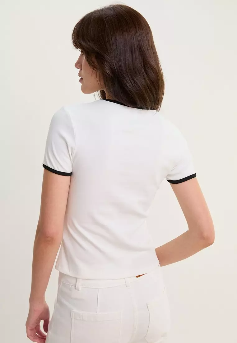 Buy Pomelo Contrast Trim Fitted Tee - Off-White 2026 Online | ZALORA