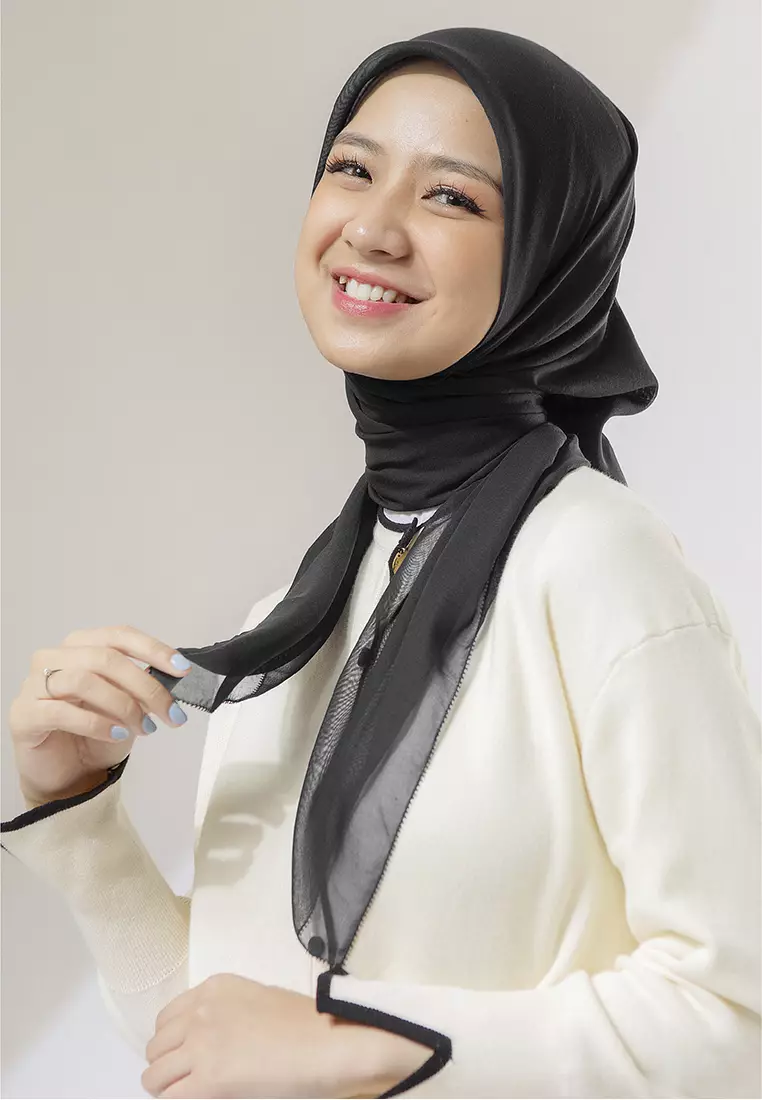 Jual Lozy Hijab Nashwa Paris Eyelash in Black (Lozy x Nashwa) Original ...