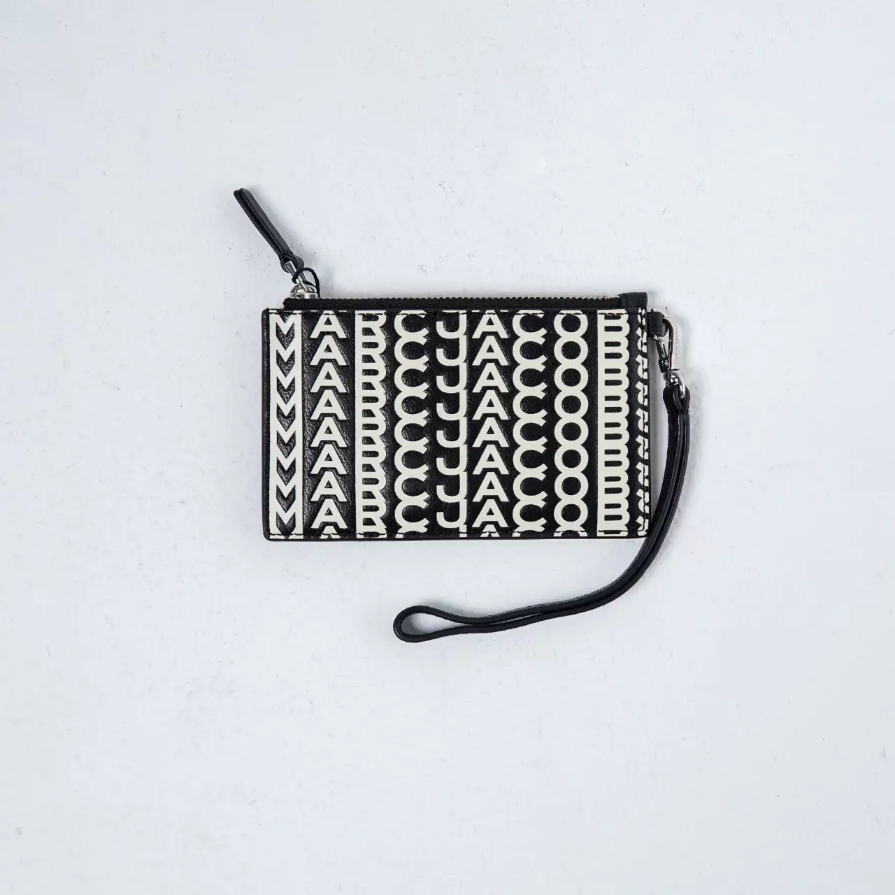 Jual Marc Jacobs Dompet MARC JACOBS MONOGRAM TEXT WHITE BLACK ZIP CARD ...