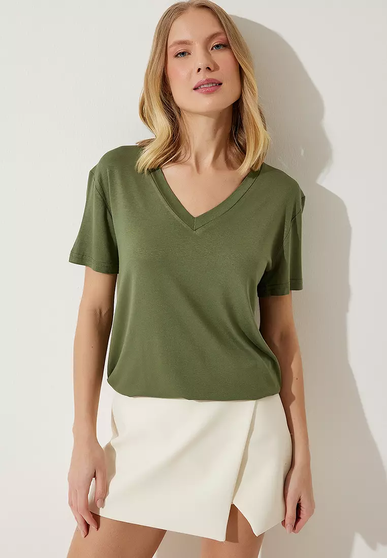Jual Happiness Istanbul Basic V Neck Tee Original 2025 | ZALORA Indonesia