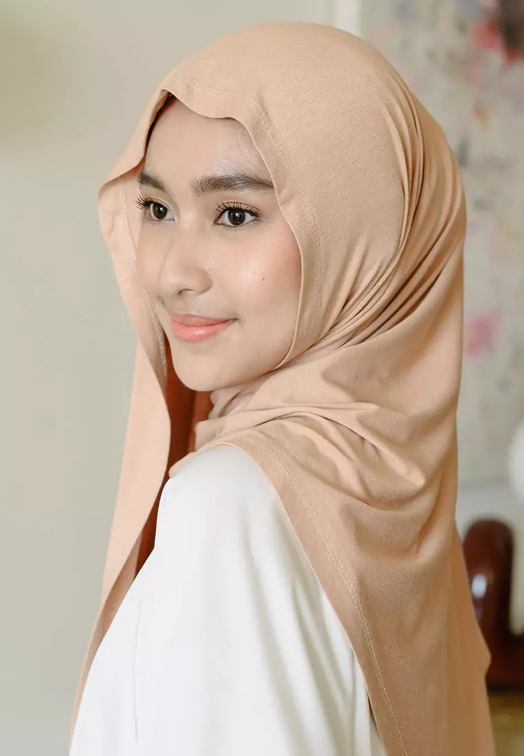 Jual Lozy Hijab Tana Square Beige Original 2024 | ZALORA Indonesia