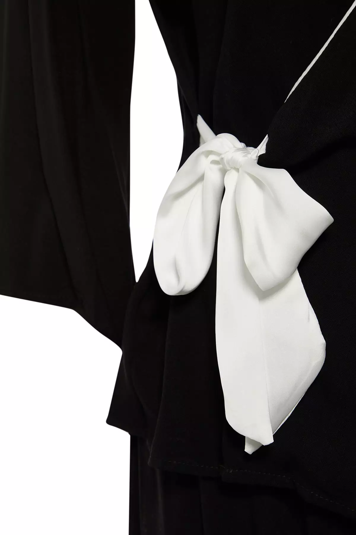 Buy Trendyol Plus Size Wrap Pajamas Set 2025 Online | ZALORA