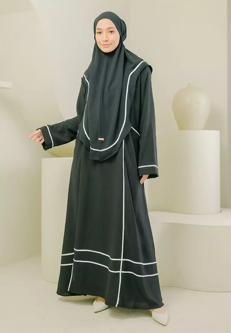 Jual Lozy Hijab Hanisa Abaya Set Black Original 2024 | ZALORA Indonesia