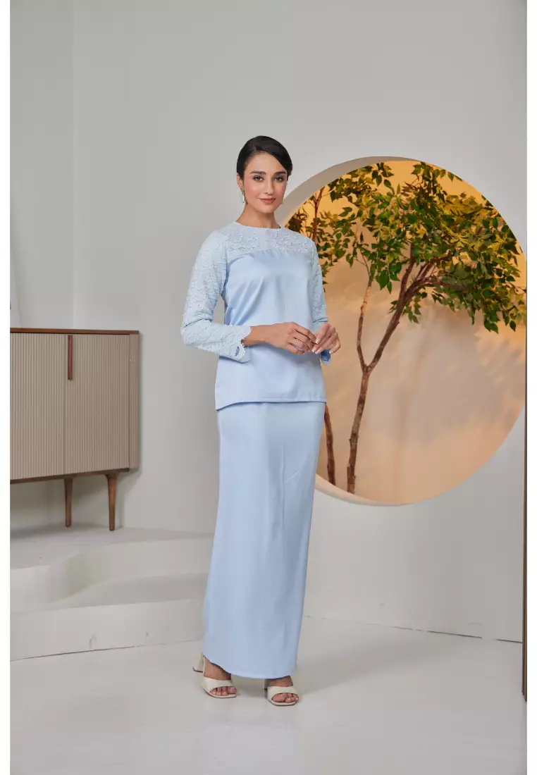 Buy Amar Amran Renda Melissa Kurung Kedah 2025 Online | ZALORA