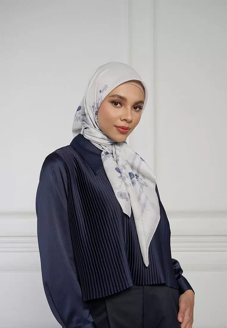Jual KAMI Kami Nabari Signature Scarf Ash Original 2025 | ZALORA Indonesia