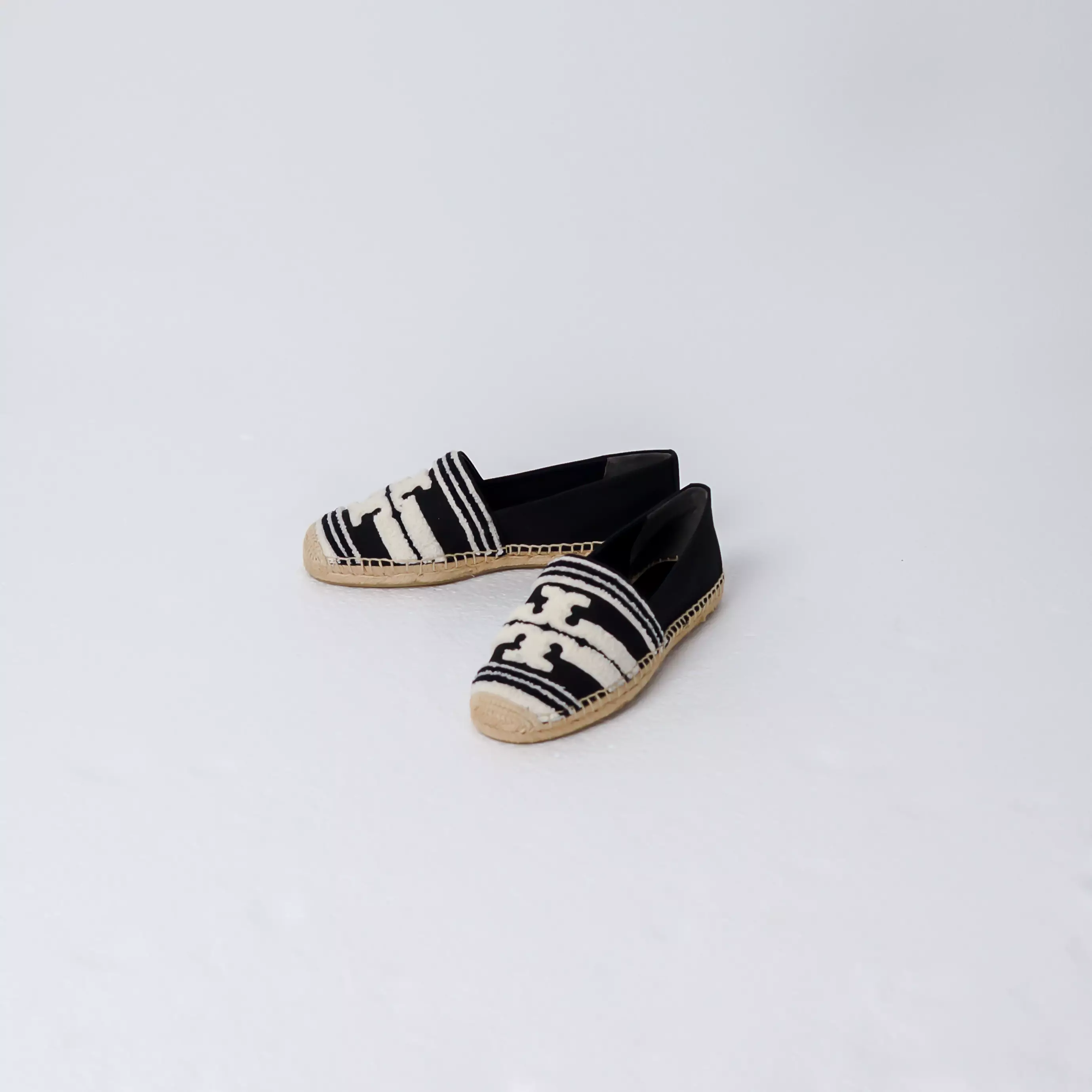 Jual Tory Burch Sepatu TORY BURCH GRADIENT WHITE BLACK ESPADRILLES 100% ...