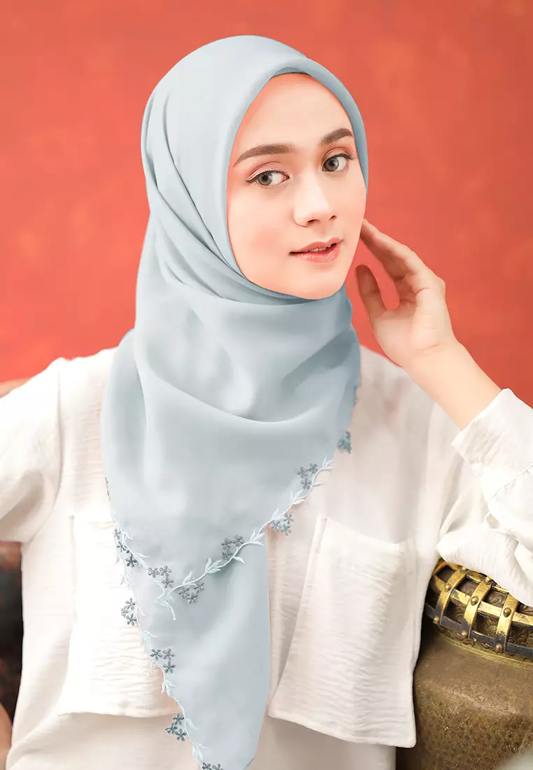 Jual COTTON BEE Cotton Bee - Lamira Embroidery Scarf | Hijab Segiempat ...