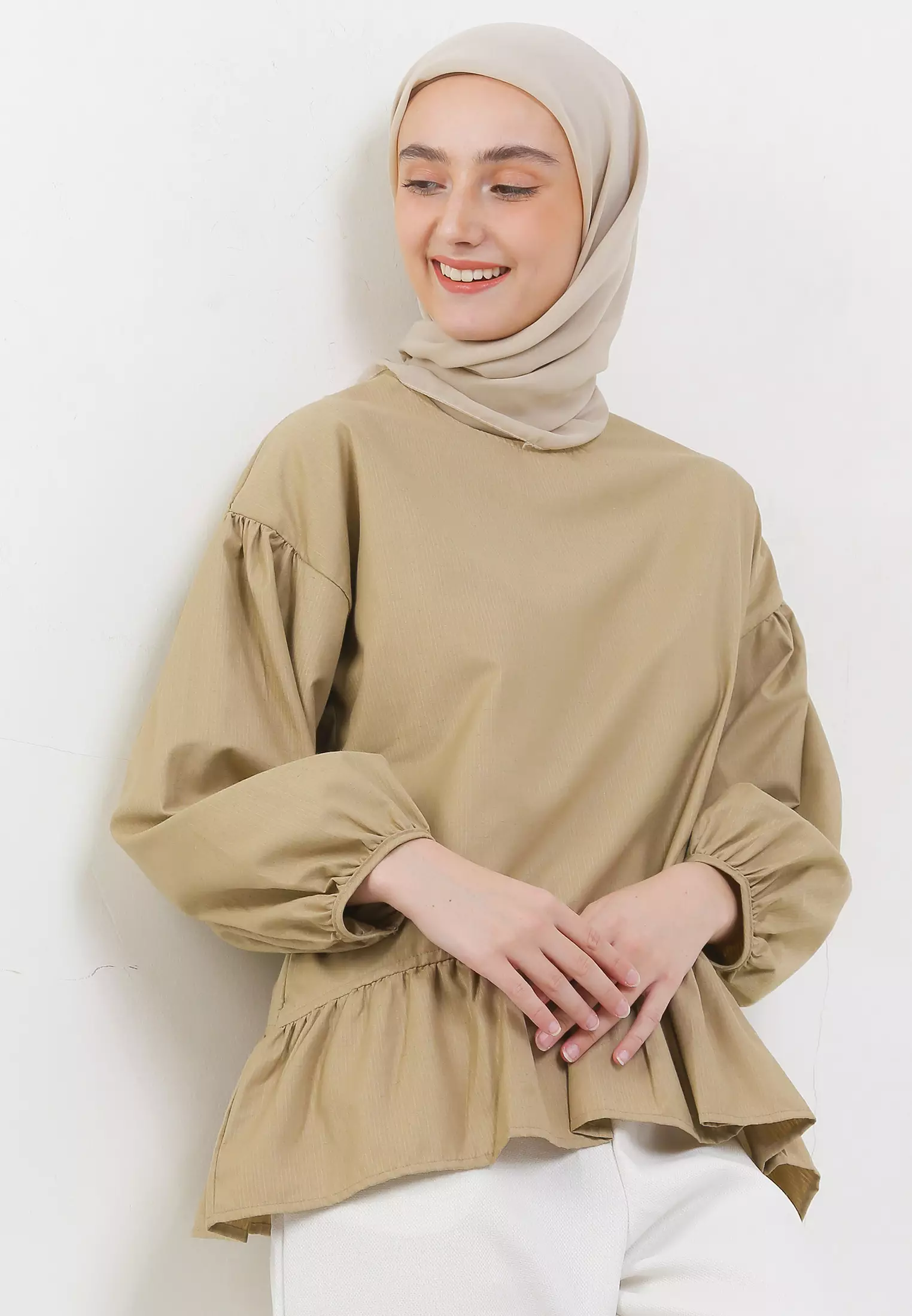 Jual MFMW MFMW Samjakaro Atasan Blouse Khaky Original 2025 | ZALORA ...