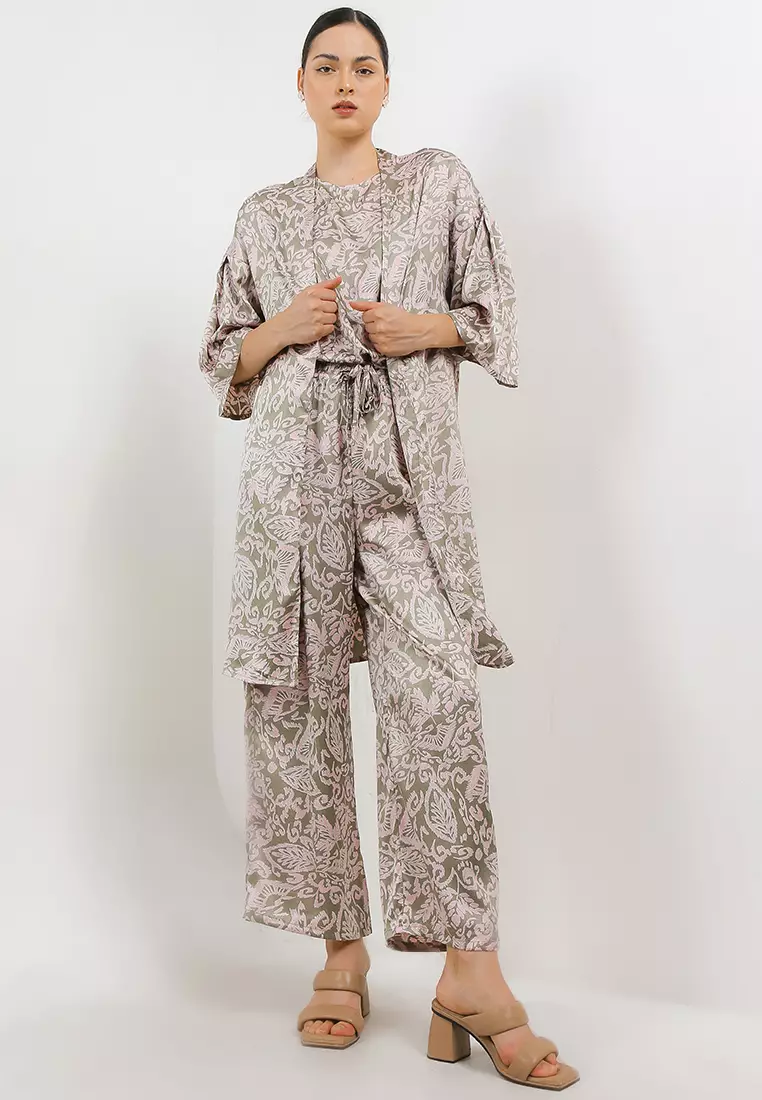 Jual FAV Ethnic Print Satin Sleveless Top And Long Cardi Original 2026 ...