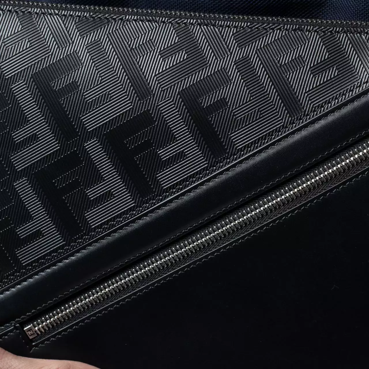 Jual Fendi Shadow Diagonal Clutch Leather Black Original 2025 | ZALORA Indonesia