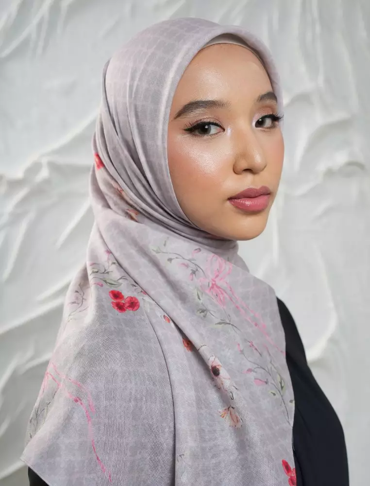 Jual ZOYA FLEUR Scarf Oyster Grey - Kerudung Hijab Segiempat Motif With BOX - Bahan Nesla ...